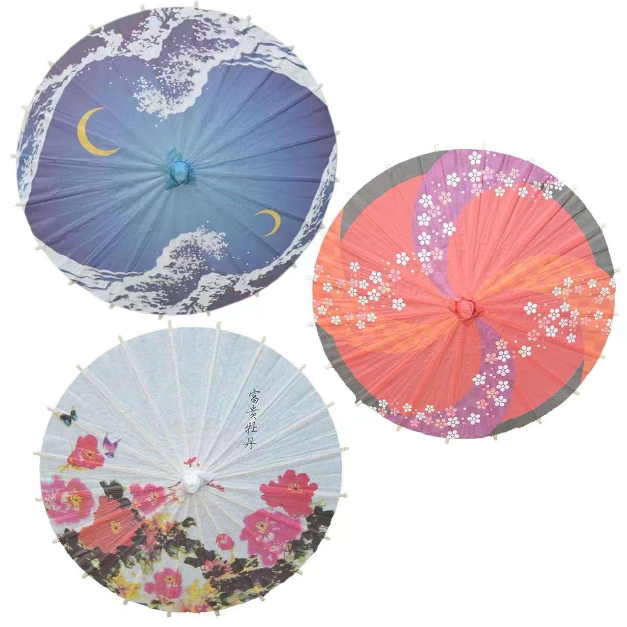 商品情報商品情報【和の風情を感じるミニ和傘セット】伝統的な和柄を施したミニ和傘が3本セットになりました。飾りとしてはもちろん、撮影のアクセントやギフトにもぴったり。幅広いシーンで使える便利なアイテムです。【丈夫な素材で長持ち】紙と木材を使用...