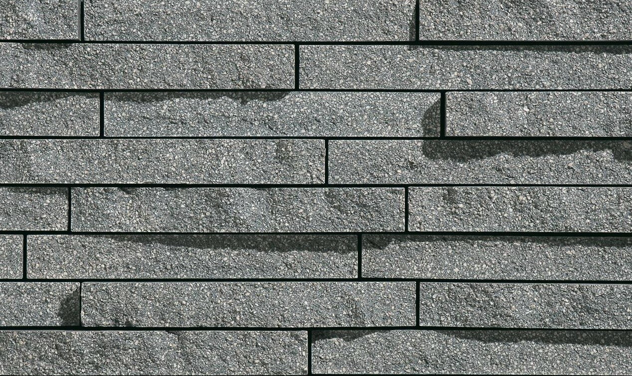 CLIFF STONE クリフストン227×30ボーダー [裏面樹脂貼り] 【注：価格は1シートの価格です。別途荷造り手数料が616円かかります。】 ※商品についてのご注意※ ●面状に凹凸があります。 ●目地の間から連結材が見えます。樹脂連...