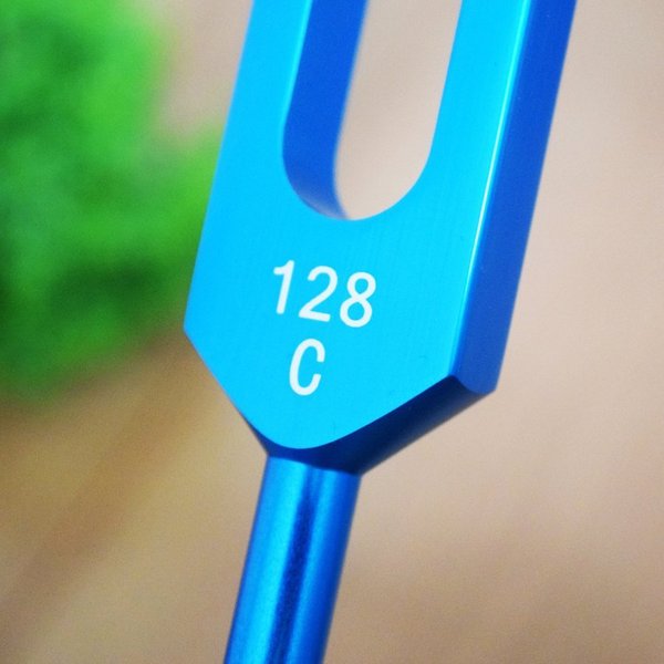 音叉 おんさ チューナー 128Hz チューナー ヒーリング 癒し 瞑想 リラックス マレット/収納ポート/六角レンチセット 全国送料無料 パッケージ内容 ・音叉x1 ・マレットx1 ・収納ポートx1 ・六角レンチx1 カラーについて 種類...
