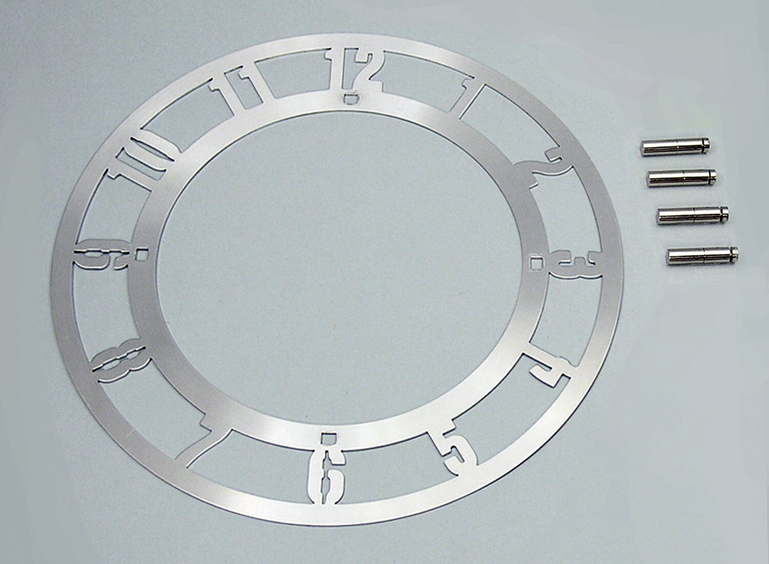 メタリック時計枠/φ22mm（樹脂製）×1、止め金具×4