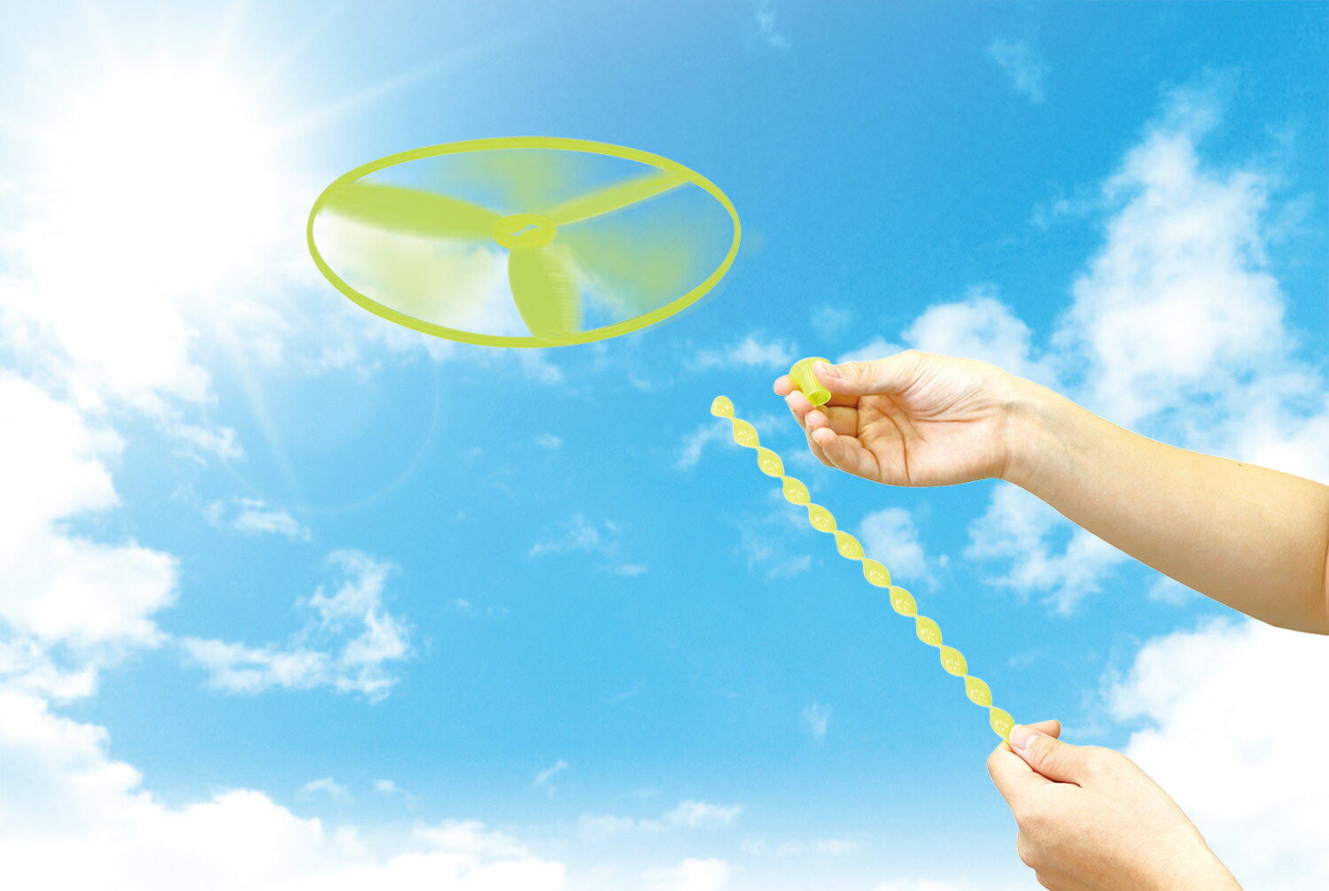 びゅーんと飛ばそう！　回転しながらプロペラが飛びます。 　発射スティック：φ10×280mm、プロペラ：φ130×3mm　