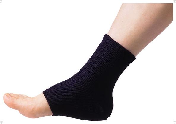 【人気商品　　　一緒にどうですか(^^♪】◆スポーツ時の足首の保護とかかとの痛みに。◆かかと部に衝撃吸収素材「ソルボ」を装着したサポーターで、かかとにかかる衝撃を吸収。足の痛みを和らげます。◆スポーツなどでかかとに痛みがある人や、また、1日...
