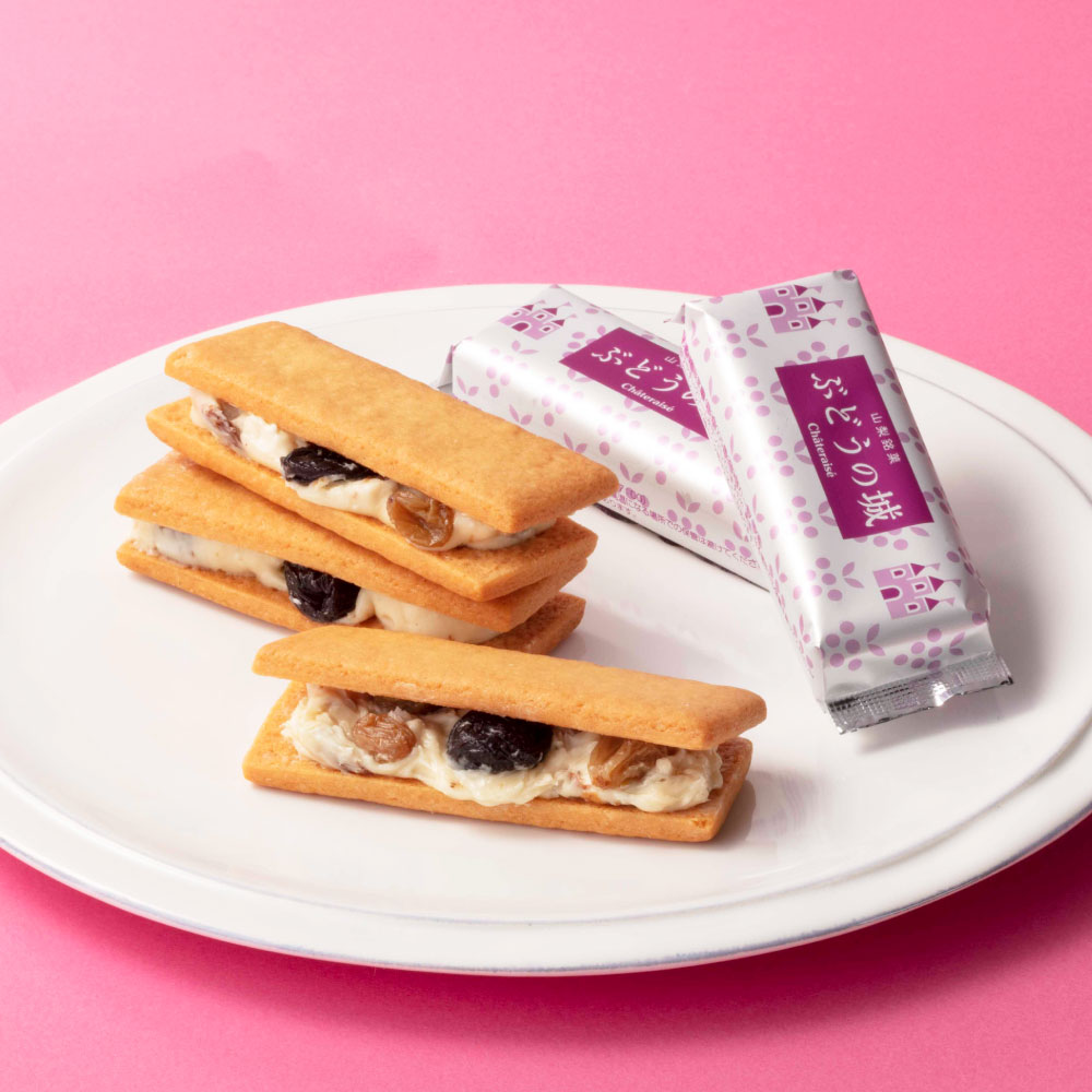 商品詳細 返礼品名 山梨県限定 レーズンサンド 製造地 山梨県中央市 内容量 下記より内容量をお選びいただけます。 ・計6個 ・計10個 ・計12個（6個×2セット） ・計20個（10個×2セット） 原材料 小麦粉（国内製造）、バター、レー...