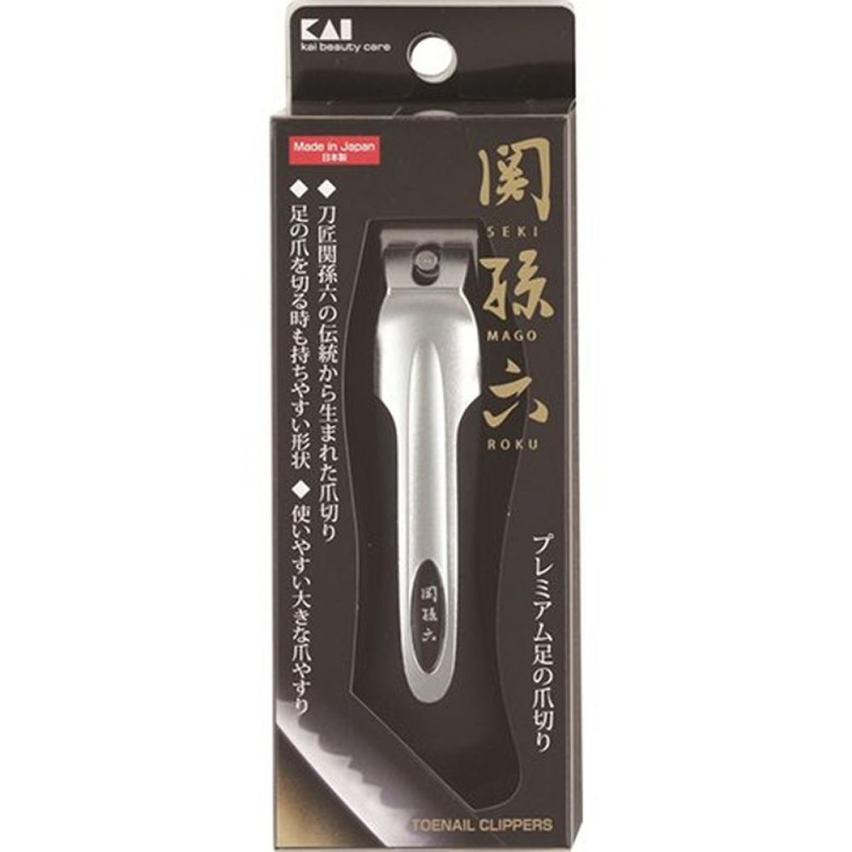 刀匠関孫六の伝統から生まれたツメキリ。足の硬い爪も切りやすいストレート刃。足の爪を切るときも持ちやすい大きな形状、大きなヤスリ付きです。 ●材質 材質:刃部/ステンレス刃物鋼、テコ/亜鉛ダイカスト(クロムメッキ仕上)、ストッパー/エラストマ...