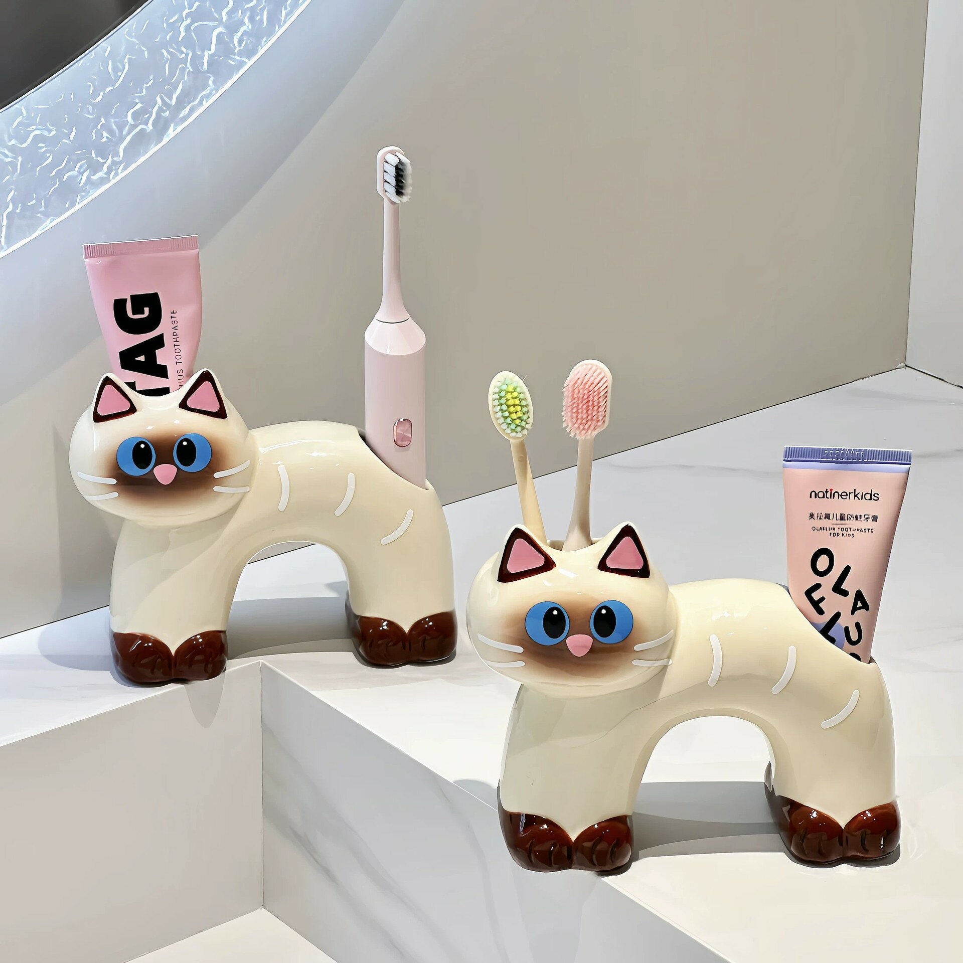 かわいい 猫デザイン 歯ブラシスタンド 陶器製 家庭用 電動歯ブラシ 歯磨き粉 収納スタンド バスルーム 創意 歯ブラシホルダー 可愛い猫デザインで洗面所を楽しく彩る、陶器製の多機能歯ブラシスタンド。 "【猫デザイン・癒しのインテリア】愛ら...