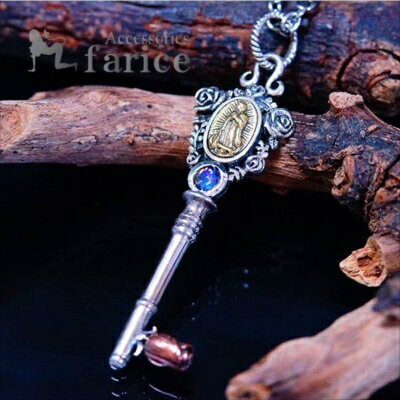 ★商品のサイズ★ 【全長/バチカンを含む】約60mm 【本体】縦/約53mm×横/約16mm×厚み/約4mm 【重さ】約6.9g ★素材★ シルバー925 ミスティックトパーズ★人気の定番「マリア/グアダルーペの聖母」キー(鍵)ペンダント★...