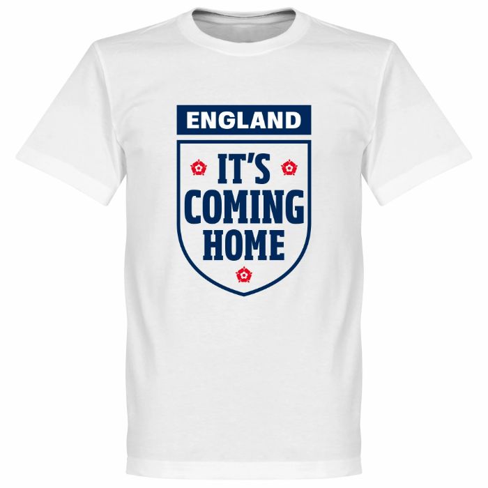英国発のフットボールウェアブランド『RE-TAKE』（リテイク）。 イングランド代表の応援歌『Three Lions』の歌詞の一節〈It's coming home〉をピックアップ。 主要大会で優勝が近づいてくると、サポーターたちが合言葉の...