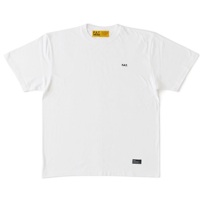 FATのショートスリーブTです。 フロントにF.A.Tロゴ刺繡が施されています。 左裾部にパッチが付きます。 COTTON100% 程よい肉感の5.6oz天竺を使用したカットソー。 胸のロゴ刺繍がシンプルながらも コーディネートにアクセント...