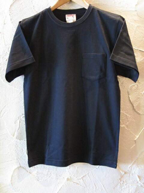 定番アイテム入荷しました。 グラッドハンドのパックTシリーズです。 無地ポケTです。左胸にポケットが付きます。 COTTON100%ワンウォシュ仕上げです。 U.S.A FABRIC S　着丈62cm身幅45cm肩幅40cm袖丈20cm M...