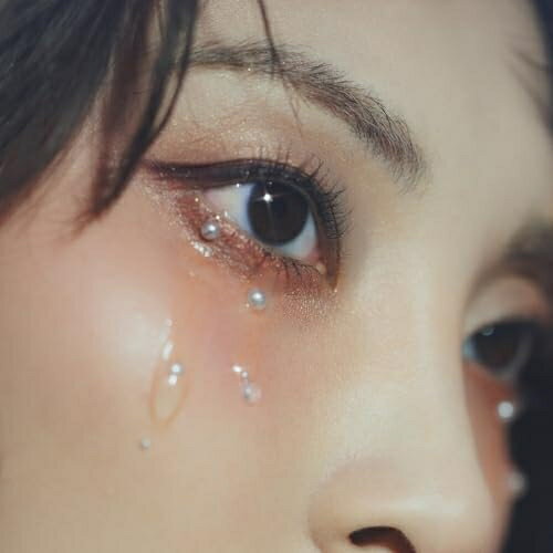 Mirror (CD+DVD) (歌詞付) (初回限定盤)家入レオイエイリレオ いえいりれお　発売日 : 2025年11月26日　種別 : CD　JAN : 4988002950263　商品番号 : VIZL-2490【商品紹介】「雨風空虹...