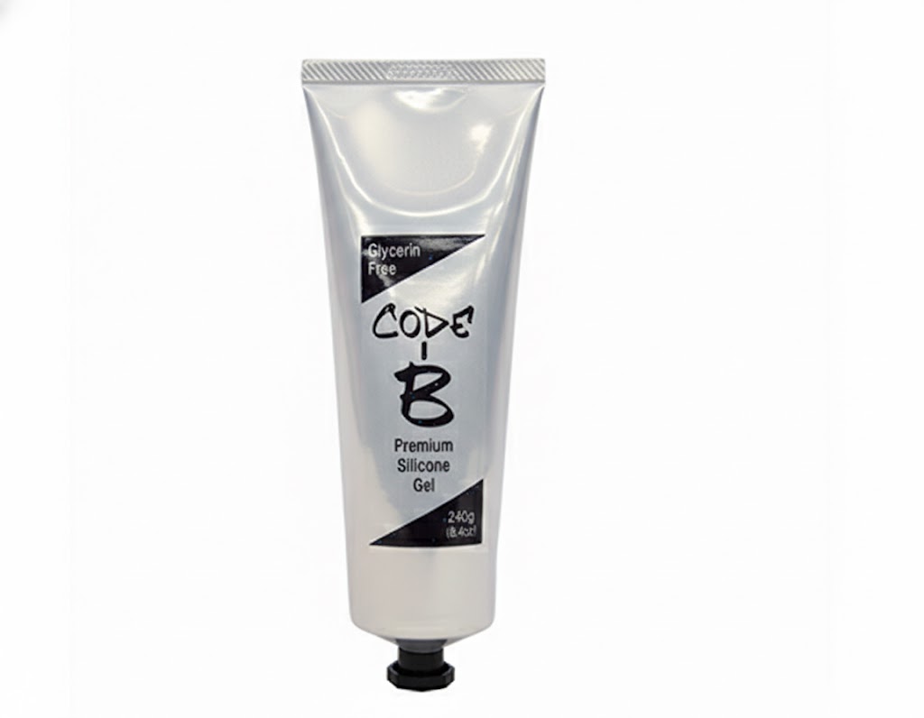 その潤い、プレミアム。グリセリンフリー×シリコン配合。「CODE-B」240g。 一見すると、男性用ヘアジェルのようなクールな佇まい。 『CODE-B（コードビー）』は、デザインだけでなく中身にも徹底的にこだわった、新世代のプレミアムジェル...