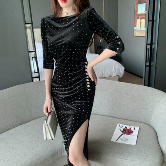 商品説明シックなブラックのパーティードレス。大胆なサイドスリットがセクシー。二次会やお呼ばれにおすすめです！カラーブラック素材ポリエステルサイズS、M、L、XL、2XLS着丈：122cmバスト：80cmウエスト：66cmヒップ：86cm袖丈...