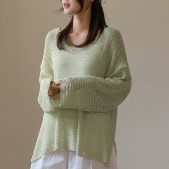 商品説明ルーズなシルエットのサマーニット。シンプルですっきりとしたデザイン。デイリーに着ていただける一着。カラーライトグリーン素材アクリルサイズワンサイズ着丈：66-69cmバスト：124cm肩幅：62cm袖丈：41cm※測り方によって1-...