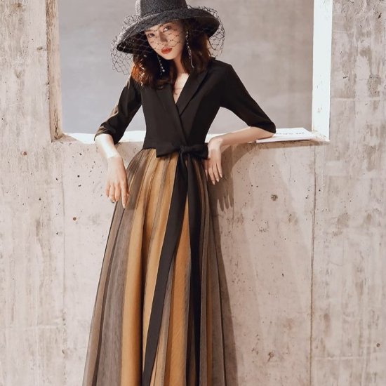 商品説明ブラックのチュールレースがエレガントなロングドレス。カシュクールデザインで大人っぽい印象です♪パーティーやフォーマルシーンにぴったりです。カラーブラックサイズXS、S、M、L、XL、2XL、3XLXSバスト：80cmウエスト：64c...