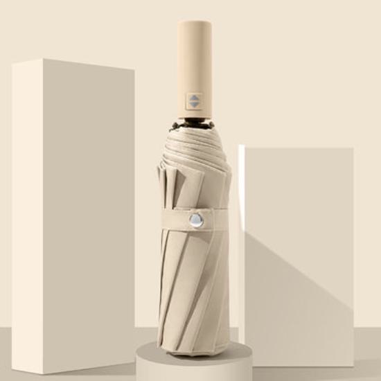 商品説明オシャレでユニセックス仕様の日傘。オフホワイト、ベージュ、ブルーの計3色を展開しています。シンプルで無地のデザインですので、飽きることなく長くご使用いただけます。晴れの日も雨の日も活躍してくれる優秀なアイテム。カラーオフホワイト、ベ...