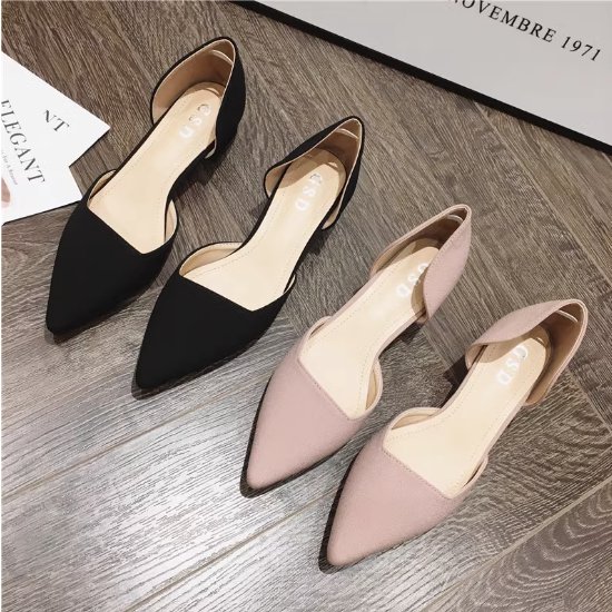 商品説明程よい肌見せとスマートなフォルムで洗練された大人の印象に仕上げた一足♪サイドがカットされているのも特徴的で着脱しやすく安定感のあるチャンキーヒールで長時間履いても疲れにくい逸品◎屋外のウォーキング、エンターテイメント、レジャー、パー...