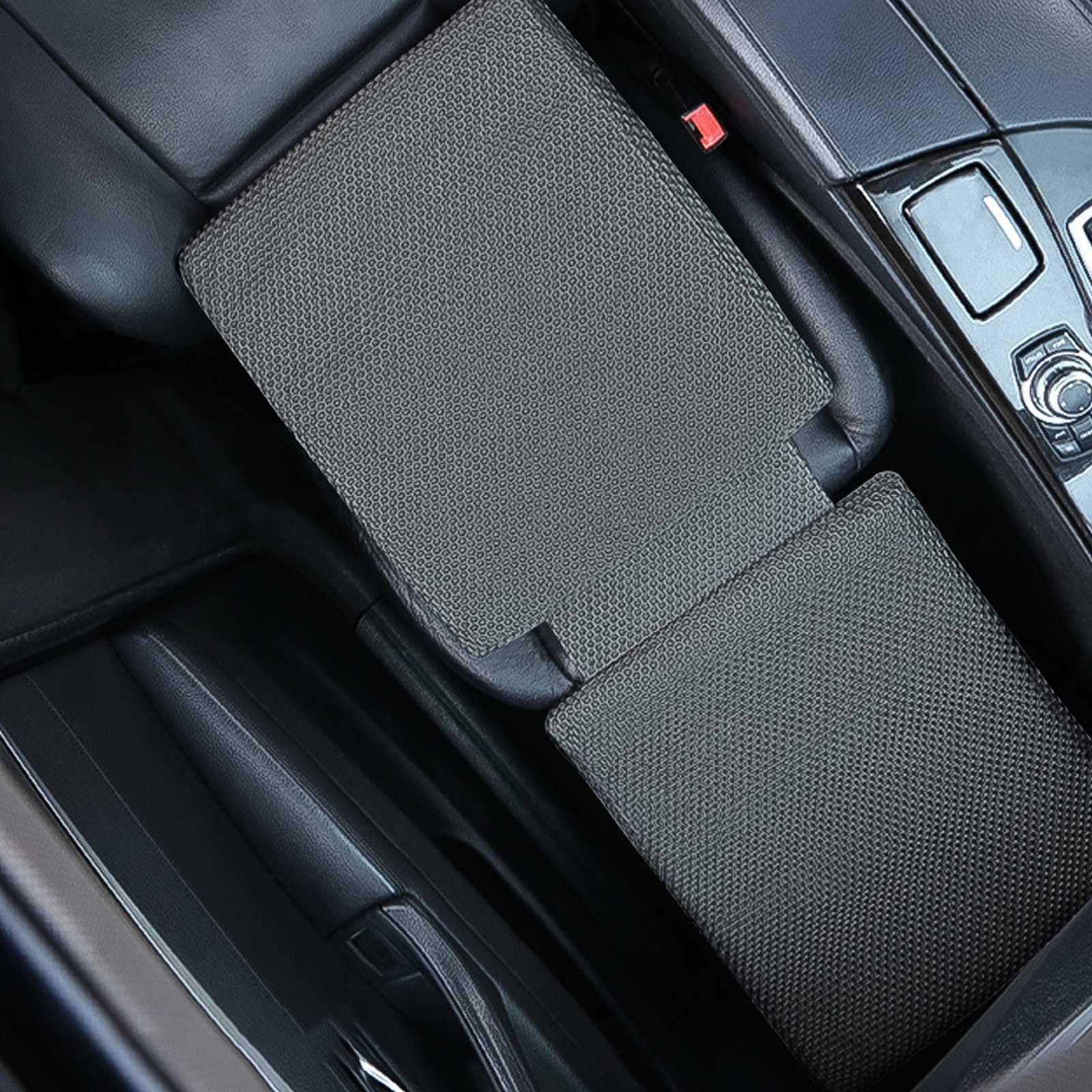 助手席専用?休憩スペースに早変わり】：車中泊 ベッドに、に適用カローラクロスハイブリッド ZVG11 ZVG13 ZVG15 ZVG16 2021年9月〜現行。車中泊マットとして使える本製品は、助手席専用に設計されており、車中泊 ベッドのよ...