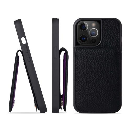 ケース背面にカード類を完全収納できる、マグネット式のフラップポケットを採用。大切なカードを安全に守ります。 素材に使用しているシュリンクカーフレザーは上品で艶のある風合いが魅力です。本革では珍しい個性派色、ベーシックな定番色。お好みやお使い...