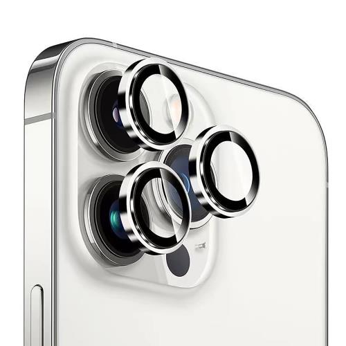 オリジナル凸台設計：iPhone 14 Pro/iPhone 14 Pro Max /16 Pro/16 Pro Max 3眼に対応する、（シルバー3枚入り）。アルミニウム合金とAR高透過率ガラスを組み合わせます。中央ガラスの周りはオリジナ...