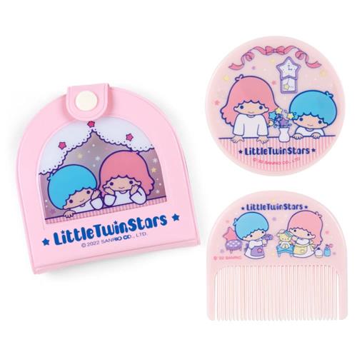 本体サイズ:約8.5×1.2×8.2cm。主な材料・原料:ABS樹脂、ガラス (C)1976,2022 SANRIO CO.,LTD.(P) パッケージ重量: 0.05 kg 形: 長方形