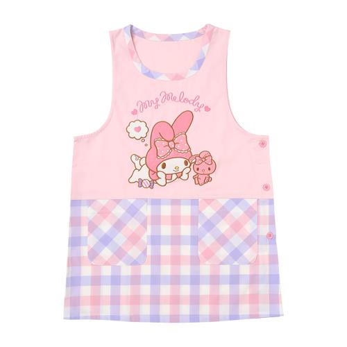本体サイズ：大人用着丈:80cm、身幅:52cm。主な材料・原料：無地部分:ポリエステル80%、綿20%チェック部分:ポリエステル65%、綿35%アップリケ部分:ポリエステル100% オープンポケット2。ボタン3。ホームウェア感覚で着れるチ...
