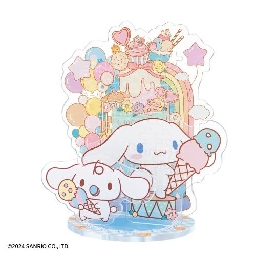 アクスタ×パズル 2枚のパズルと1枚のパーツを組み合わせアクリルスタンド風に楽しめます カチッとはまってのり付け不要、持ち上げても崩れません 完成サイズ：H約120×W約108×D75
