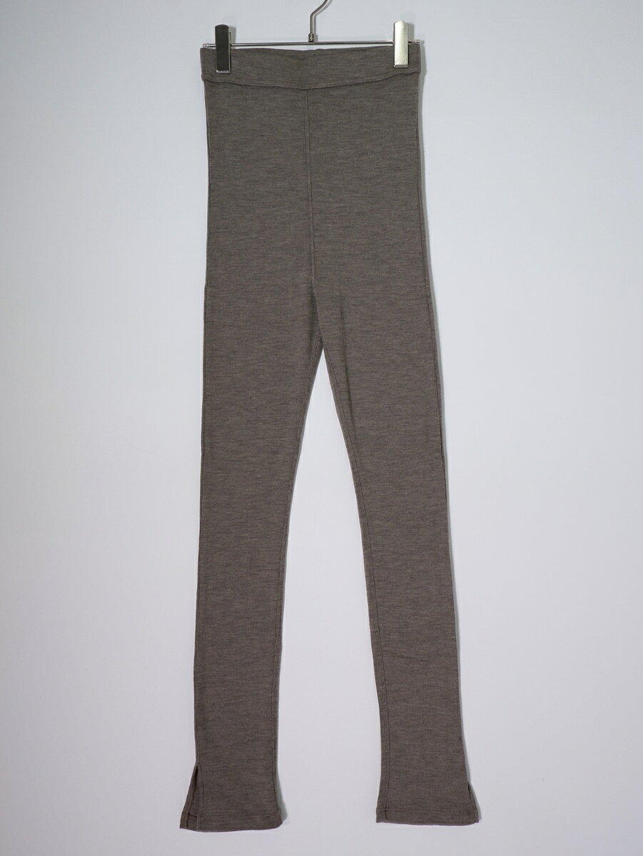 アイテム説明 ブランド Deuxieme Classeドゥーズィエムクラス アイテム Jersey Slit legginsジャージー スリットレギンス(ニットパンツ) サイズ フリー　ウエスト約60～80cm程度/ヒップ約62cm/股上約...