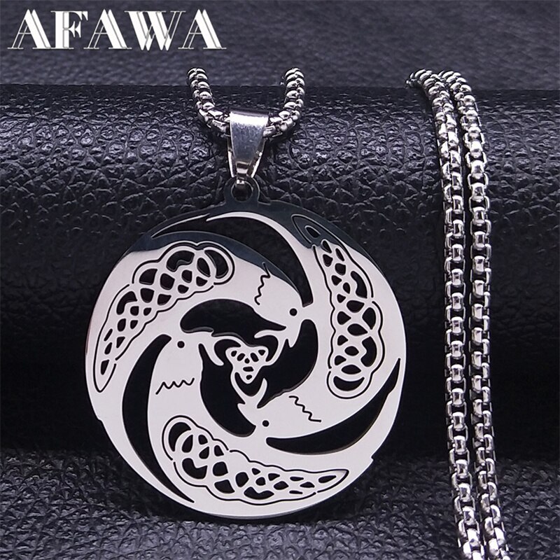 海外からの発送となりお届けに2週間程度を頂いております。予めご了承くださいませ。商品名ケルト カラス 動物 アニマル 鳥 バード 三位一体 トリニティ 結び目 リボン ネックレス ステンレス スチール シルバー カラー アイルランド ノルデ...