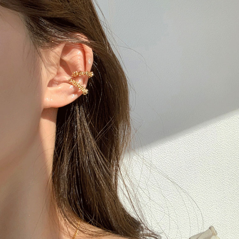 ★fiooのご案内★ ※注意事項（お買い求め前に必ずご確認下さい） ◆使用しているカメラの性能上掲載画像と実物のお色が異なる場合があります。 ◆こちらの商品は機械による生産の為、生地を織る際の糸の継ぎ目や多少のほつれ、繊維の混紡、染色カラー...