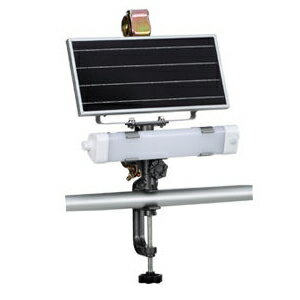 製品の特長 太陽光で充電できるセンサーライト 取付方法が多彩でさまざまな場面で活躍します！ ●電源が取れない場所でもソーラーパネルで充電可能 ●灯体は工具不要で取り外せ、移動用照明としても使用可能 ●人感センサーモードで動作検知時のみ点灯し...