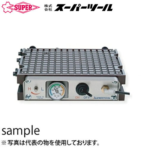 商品の特徴 真空チャック ●コンプレッサーからのエアーにて加工物を瞬時に吸着・固定。マシニングセンター研磨機などの工作機械にて使用可能。 ●真空エジェクターを内蔵しているため、専用の真空ポンプ不要。 ●工場内のコンプレッサからワンタッチ管継...
