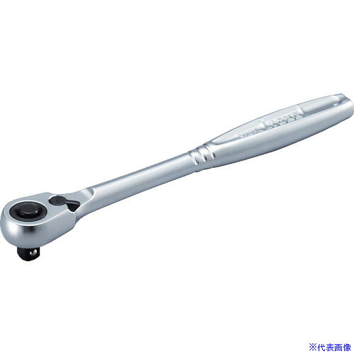 オレンジブック トラスコ中山　TRUSCOTONE ラチェットハンドルホールドタイプ 差込角6.35mm 〔品番:RH2H〕[ 注番:4472471]特長●ヘッド部が小さく全長が短いため狭い箇所での作業に最適です。●ソケットホールド機構でワ...
