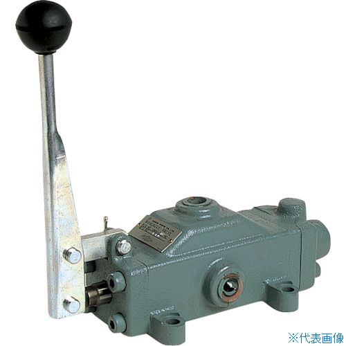 オレンジブック トラスコ中山　TRUSCOダイキン 手動操作弁 呼び径3/8 〔品番:DMO42T032B〕[ 注番:1016610]特長●スプールを手動レバーで直接操作して、油の流れ方向を切り替える方向制御弁です。●高圧時でもハンドル操作...