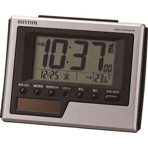 オレンジブック トラスコ中山　TRUSCORHYTHM リズム 電波 目覚まし時計 温度計付き ソーラー補助電源 シルバー 〔品番:8RZ215SR19〕[ 注番:2285265]特長●ソーラー電源式電波時計。●明るい場所ではソーラー発電、...