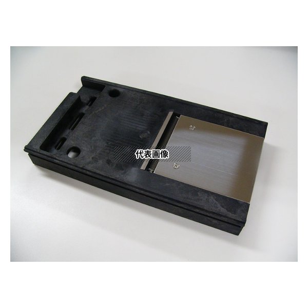 商品の特徴 千切りロボDM-91D用部品 千切り盤 2.0×2.0mm ●2.0×2.0mm 製品仕様 外寸1:W180×L330×H70mm 重量:1600g JANコード：4580269057763