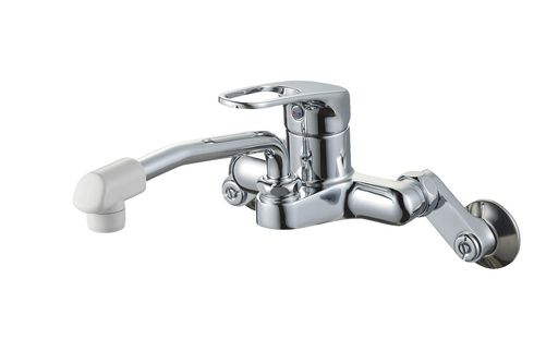 ("パイプが上向きなのでシンクが広々と使え、やかんの水くみや浄水器の取付けなどにも便利。:")