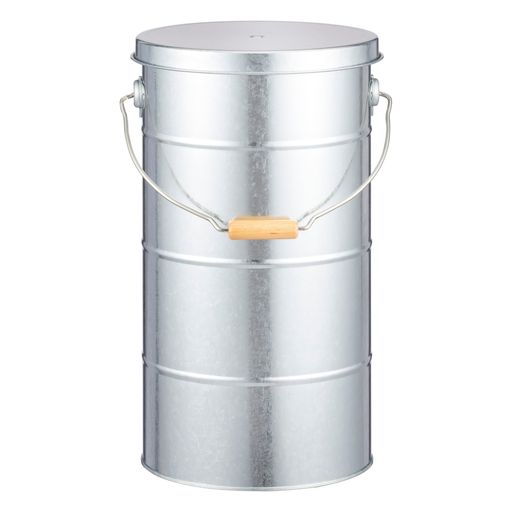 生産国:日本 容量;お米10Kg 水漏れ処理を施しておりません。水・液体を入れる容器として使用しないでください。 ワンランク上質の「手づくりバケツ」1923年創業以来、バケツ職人が、伝統の技術を守り、1つずつ手作りしています。素材のトタンは...