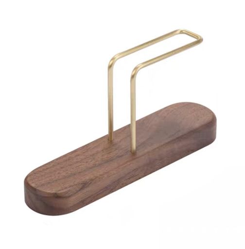 美しい木目のクルミ材とファション感溢れる真鍮棒の組み合わせがとってもおしゃれなコーヒーフィルターホルダーです。 フィルターを入れて置くだけで、カフェのテーブルような雰囲気を演出します。 インテリアとして天然木が馴染みやすい、自然に素敵な雰囲...