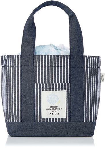 サイズ:幅21cmx高さ20cmxまち13cm 内側に保冷効果のあるアルミ蒸着シートを使用している、便利でかわいいストライプ柄のミニトートバッグです。 マチ付きなのでお弁当箱のようなものでもしっかり入ります。 開口部は巾着仕様になっており、...