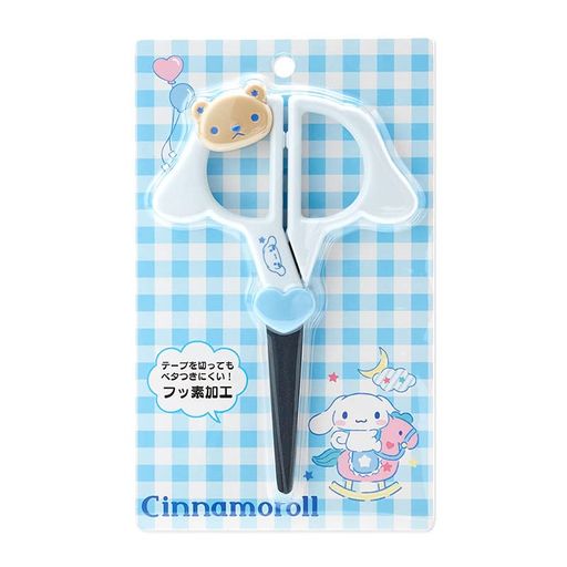 本体サイズ:約9.5x1x15.5cm、刃渡り:約6.5cm。主な材料・原料:ステンレス鋼、ABS樹脂 テープを切ってもベタつきにくいフッ素加工。 (C)2001,2023 SANRIO CO.,LTD.(P)