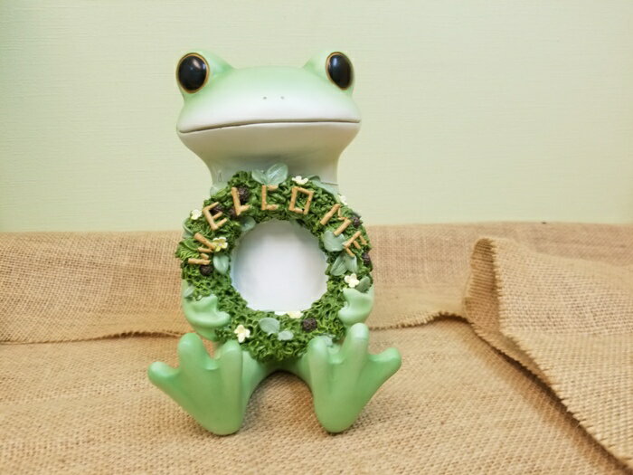 商品説明素材材質樹脂 サイズ寸法高さ：約16センチメートル横幅：約9センチメートル 奥行：約11センチメートル 注意 モニターの発色の具合によって実際のものと色が異なる場合があります。