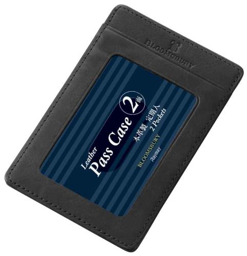 W7.2cm×H10.7cm×D0.6cm 素材:牛革 両面パス入れ、センターポケット 原産国:中国