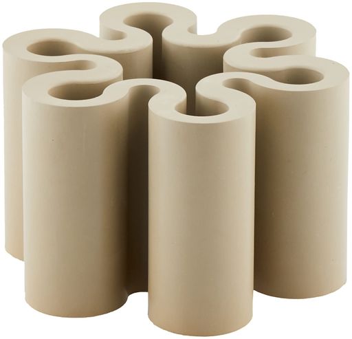 本体サイズ:幅15.7x奥行14.2x高さ9.6cm 材質:合成ゴム 原産国:日本 デザイナー:浅野泰弘 収納本数:最大12~15本