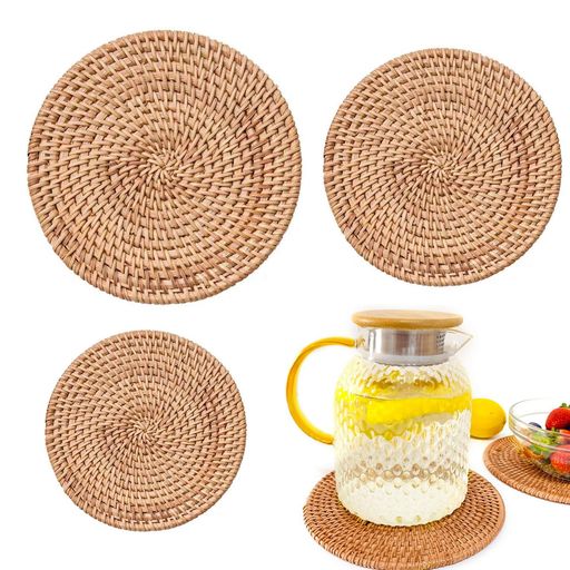 【鍋敷き】この装飾的で実用的な鍋敷きは、秋籐でしっかりと編まれています。耐熱性に優れ、食卓を傷から守るだけでなく、食卓を彩ります。 【高品質の素材】厳密にベトナムの熱帯地域からの秋の藤の材料を選択し、臭いがなく、強力な織り、良い品質と長寿命...