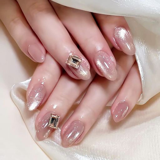 【内容】ネイルチップ24枚+付替え用両面テープ+取り外し用ウッドスティック1個+爪やすり1個。 【お勧めポイント】繰り返し使えるジェルネイルチップ!更に薄くなった自然な仕上がりのウルトラスリムコレクションからペディシリーズが登場! 【粘着テ...