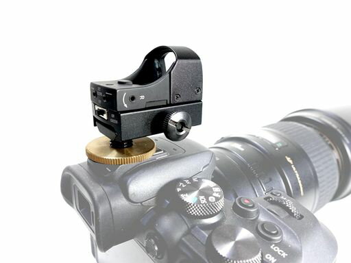 小型&amp;軽量な超小型高輝度照準器Sとシンプルベースのセットです。 野鳥をはじめ、飛行機や航空祭などでの戦闘機、車やレーシングカー、スポーツなど速い動きの被写体や望遠を使用しての撮影時に抜群の威力を発揮します。