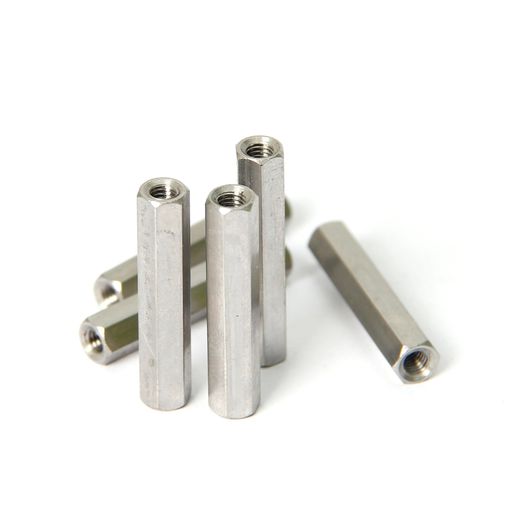 サイズ - M3 長さ25mm。素材 - ステンレス。 数量 - 6個入り。 使用範囲が広い - メンテナンス、建設、修理作業のいずれの場合でも、これらの六角カップリングナットは優れた適用性と信頼性を提供し、機械、建設現場、自動車、工場、家...
