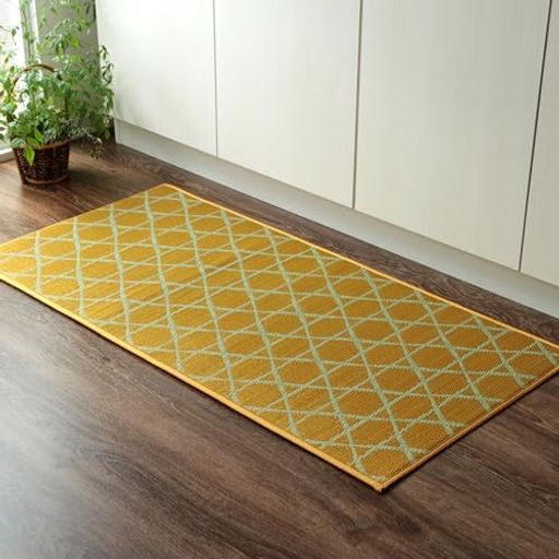 サイズ:約60x180cm 原産国:日本 素材:表地=い草(普通織)裏地=ウレタンフォーム6mm 洗えません。 ※い草自体が持つ油分により汚れを弾くので洗う必要がなく長くご使用いただけます。