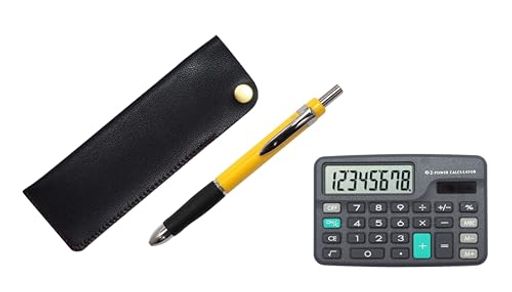 電卓とホック式ペンケースと三角軸3機能ペン(黒赤2色ボールペン+シャープペン)(黄軸)のセット。※ペンケースの中に電卓を入れる事は出来ません。 電卓:サイズ:104mmx68mmx7.5mm ボタン電池・ソーラー両用 ペンケース(黒) 材質...