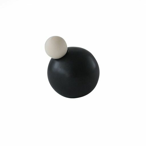 サイズ(:約)直径7x高さ6cm(リード含まず) 重量(約):128g 材質/容器:陶器(美濃焼)、木製リード:ビーチ 香料ボトル200ml 芳香期間(約):2~3ヵ月(香料ボトル200mlに対して)※使用される環境により異なります。 付属...